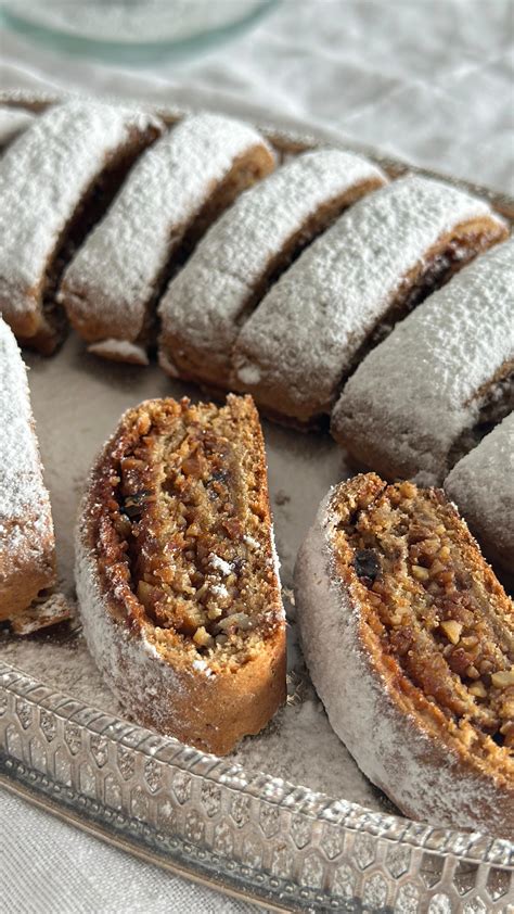 יש משהו בפשטות של בורקס שפשוט שובה את הלב הביס החלומי הזה של בורקס ביתי טרי וטעים אמא׳לה אחד