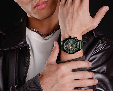 OEM Naviforce NF Vintage Sports Trend Carbon Fiber Genuine Leather Men Watch Factory And