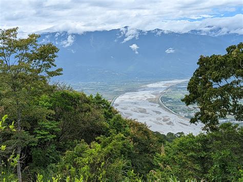 小百岳090花蓮 月眉山 水藍色天空