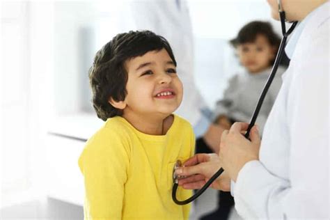 Niños en el seguro de salud merece la pena incluirlos en la póliza