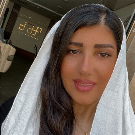 Narges Ghaderi Analyst Hair Linkedin