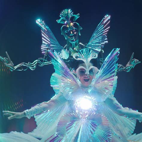 prismatic visuals feature in björk s music video for the gate