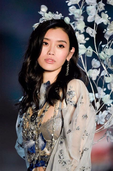 The Model Who Fell On The Victorias Secret Runway Has Walked In Every