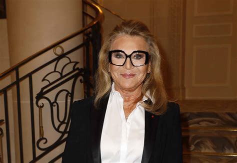 Lâchez Moi Parlez Moi Des Vivants Sheila En A Assez Dêtre