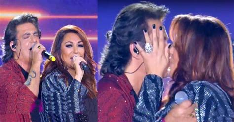 Καίτη Γαρμπή και Διονύσης Σχοινάς ξεσήκωσαν το J2us με το φιλί πάνω στη σκηνή κι αποθεώθηκαν από