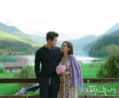 《愛的迫降》孫藝珍「懷雙胞胎」隱藏版劇照公開！玄彬甜攬愛妻網暴動：根本在拍婚紗照