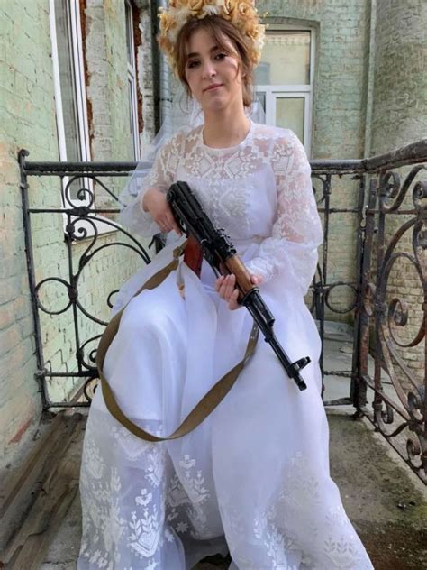 На фотографии депутат Киевсовета и не наркоманка Арина Арьева которую