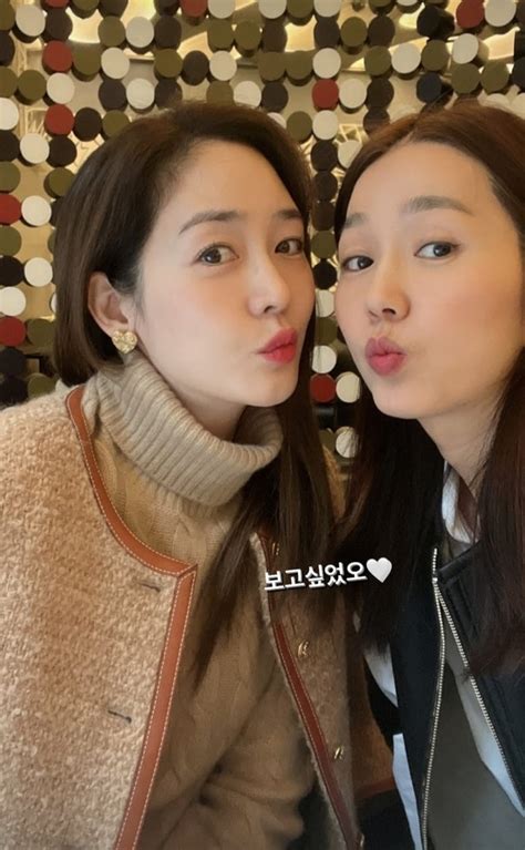 핑클 성유리·이진 오랜만에 함께뽀뽀 포즈 속 보고 싶었어 N샷 뉴스1
