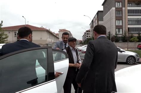 Korelilerin Türk Gaziye Hürmeti İzlerken Gözleriniz Dolacak