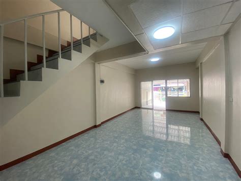 ขายทาวน์เฮ้าส์ ถนนแพรกษา โรบินสัน บิ๊กซี รถไฟฟ้า หมู่บ้านบดิพัฒน์ 2 บ้านสวย รีโนเวทใหม่ ทำเลดี