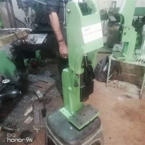 Iron Pneumatic Toggle Press Machine Automation Grade Semi Automatic