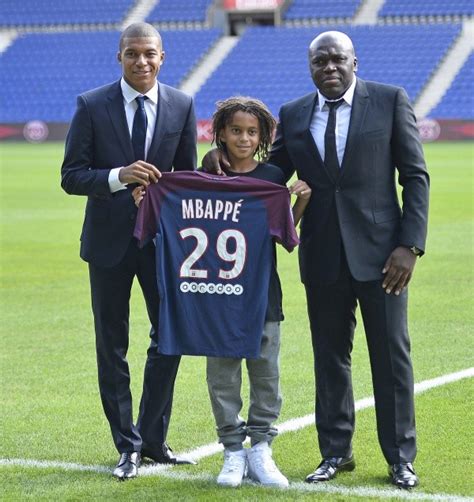 Quiénes son los padres de Kylian Mbappé