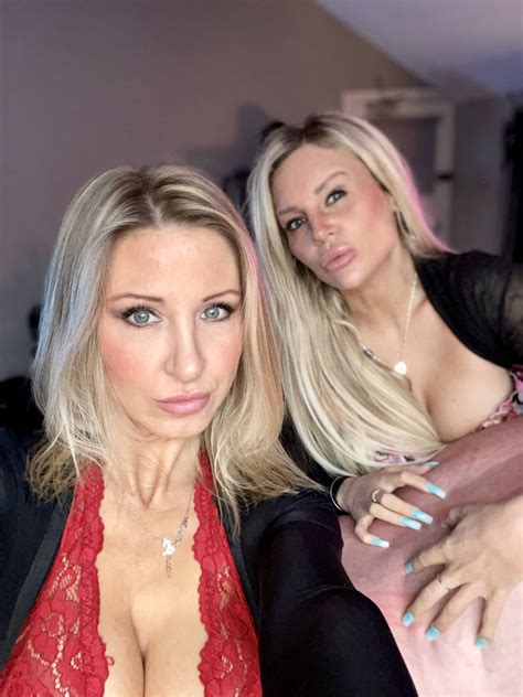 𝕄𝕚𝕤𝕥𝕣𝕖𝕤𝕤 𝕍𝕚𝕩𝕖𝕟 ｡ On Twitter Having Fun In Manchester With My Bestie