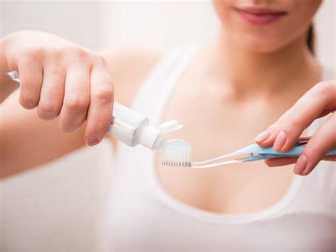 11 Surprisingly Effective Home Remedies For A Toothache