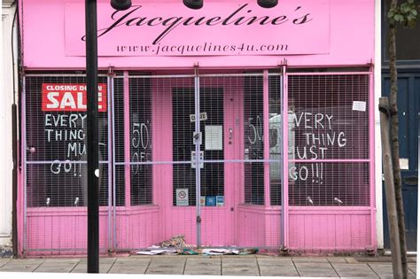 CHIC MODERN BEDROOM - MODERN BEDROOM | Chic Modern Bedroom – Wooden ...