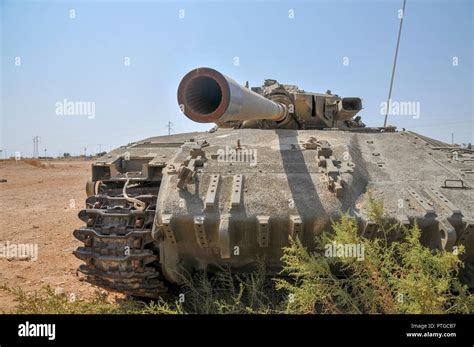 Israeli Merkava Tank Close Up Stock Photo Alamy