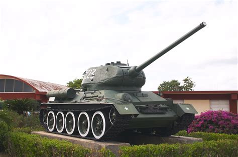 El Tanque T 34 La Invención De Aviones Autos Locomotoras Y Navios