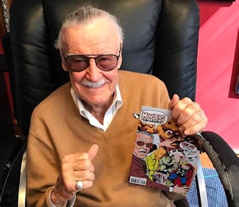 Tributes Pour In For Marvel Legend Stan Lee Who Died Aged 95 Gossie