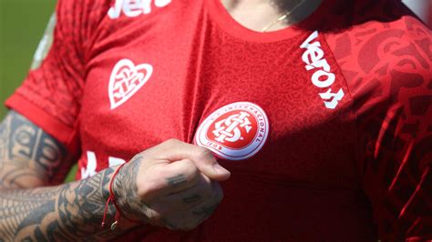 Vaza Imagem Da Suposta Nova Camisa Do Inter Para 2025