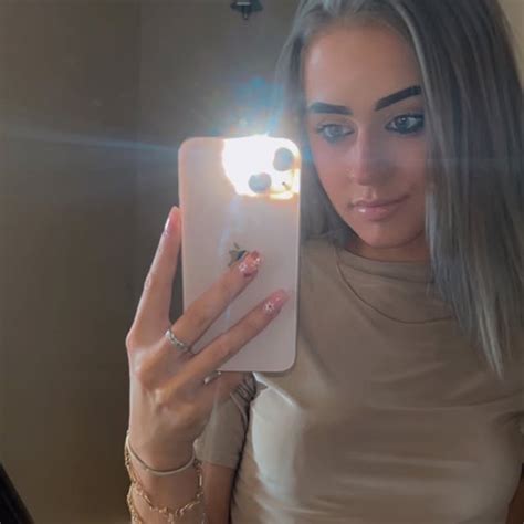 Alix🦋 Alixjade18 On Threads