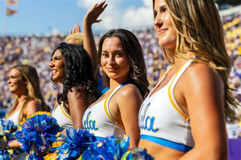 Ucla Cheerleaders Stun Crowds With Revealing Outfits Dance Moves