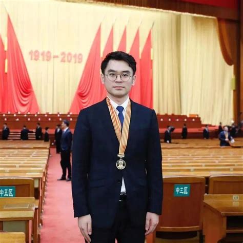 委员动态 李杨为青年创业者打造第一间办公室 河南省 服务 创新