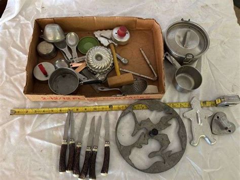 Assorted Vintage Cookie Cutters Measuring Spoons Cups Etc Isabell