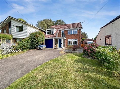 4 Bed Detached House For Sale In Hoath Lane Gillingham Kent Me8 £