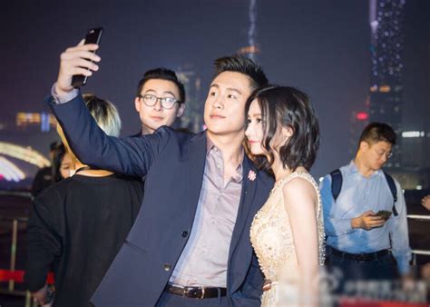 “电竞一姐”miss穿华丽礼服现身惊艳小伙伴手机凤凰网