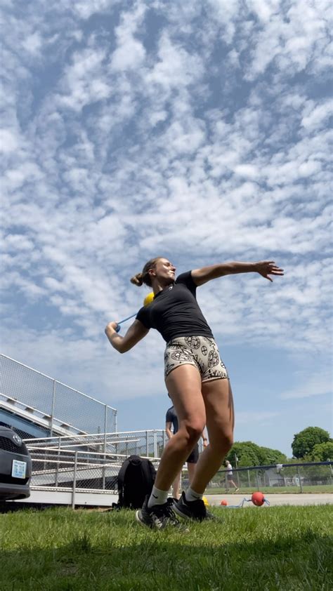Julia Campezato New Drills And Warm Weather🤌🏼☀️😎 • • • Javelin