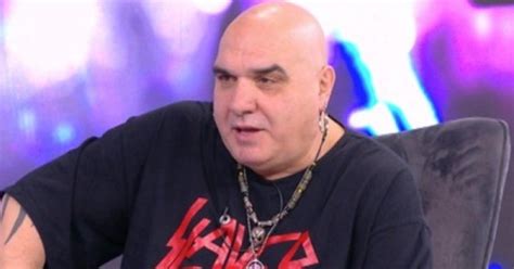 Е това е Държавата му осигури пожизнена пенсия и Фънки се уреди доживот За Жената