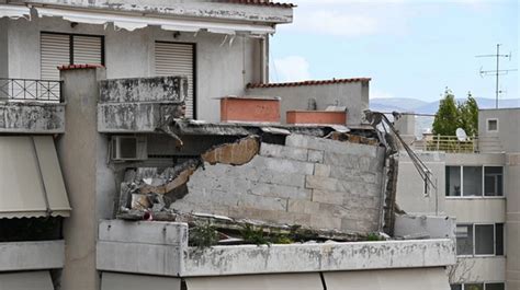 ΦΩΤΟΓΡΑΦΙΕΣ ΚΑΙ ΒΙΝΤΕΟ ΑΠΟ ΤΟ ΜΠΑΛΚΟΝΙ ΠΟΛΥΚΑΤΟΙΚΙΑΣ ΠΟΥ ΕΠΕΣΕ Tastv