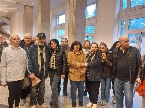 Фондация Предай Нататък On Linkedin Вижте тези прекрасни хора колко са щастливи Най голямото