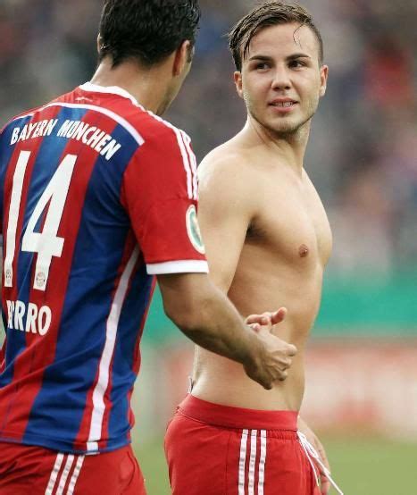 Pin Auf Athlete Bums Bulges Beaus