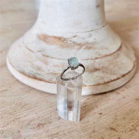 Bague Aigue Marine AA Ajustable Pierre Brute Du Mozambique Et Cuivre Blanc La Porte Des Secrets