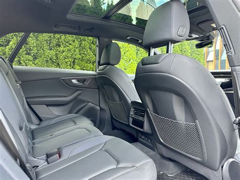 Audi Q8 - Amber Drive