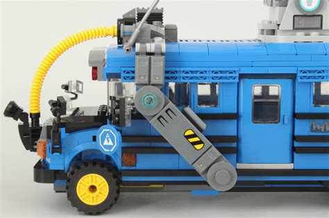 Lego Fortnite 77073 Battle Bus Review Verdict And Gallery