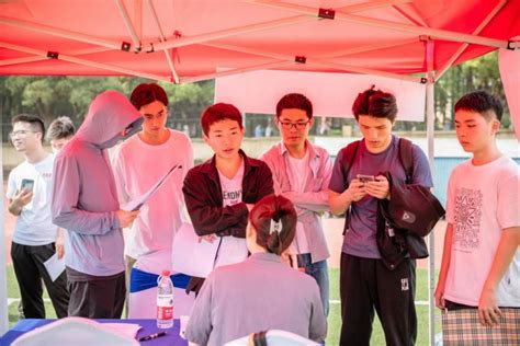 宏志助航毕业生实习生供需洽谈会举行 湖南大学新闻网
