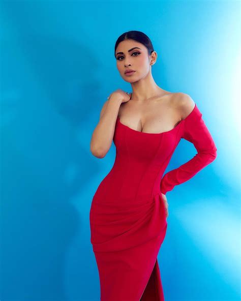 Mouni Roy In A Bold White Sheer Saree Is A Real Bengali Beauty Looks