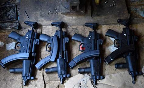 A Visit To Pakistani Gun Market Derra Adam Khel Pak Guns The Key To