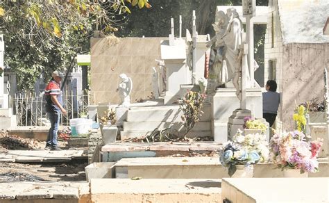 Incumplen demanda de espacios en los panteones de Culiacán