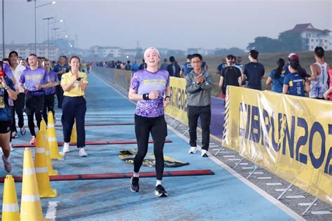 สมเด็จพระราชินี ทรงร่วมกิจกรรม วิ่งเฉลิมพระเกียรติ Cib Run