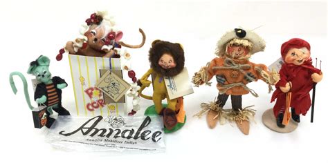 Lot 5 Annalee Halloween Dolls