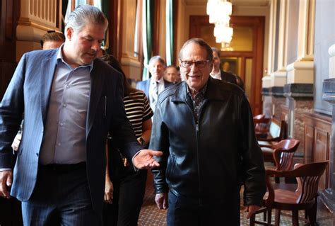 White Sox Owner Meets With Key Legislators On Stadium Pitch