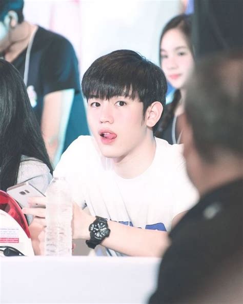 ปักพินโดย Kiny Tran ใน Gmm ภาพถ่ายคู่รัก นักแสดง คู่รัก