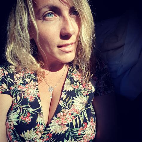 Mya Lorenn on Twitter Bonne journée Bon courage si tu travailles