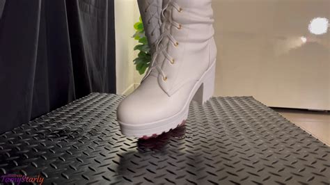 Christmas Crush And Bootjob In White Boots 12 Pics Xhamster