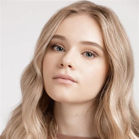 Émilie Cayer Emiliecayer14 • Threads Say More