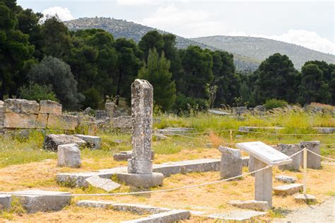 Colums 되기 펠로폰네소스 반도 그리스의 Abaton의 유네스코 세계 유산 0명에 대한 스톡 사진 및 기타 이미지 0명 건축 고고학 Istock