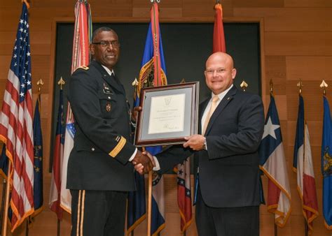 The Army S Communications Electronics Center Honors Manning During SES Promotion Article The